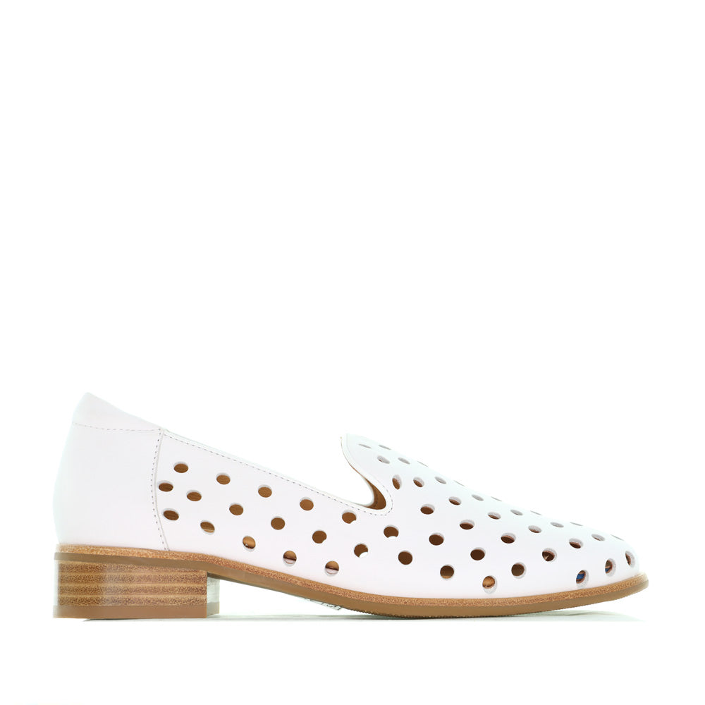 BRESLEY AQUARIUS WHITE – Collective Shoes