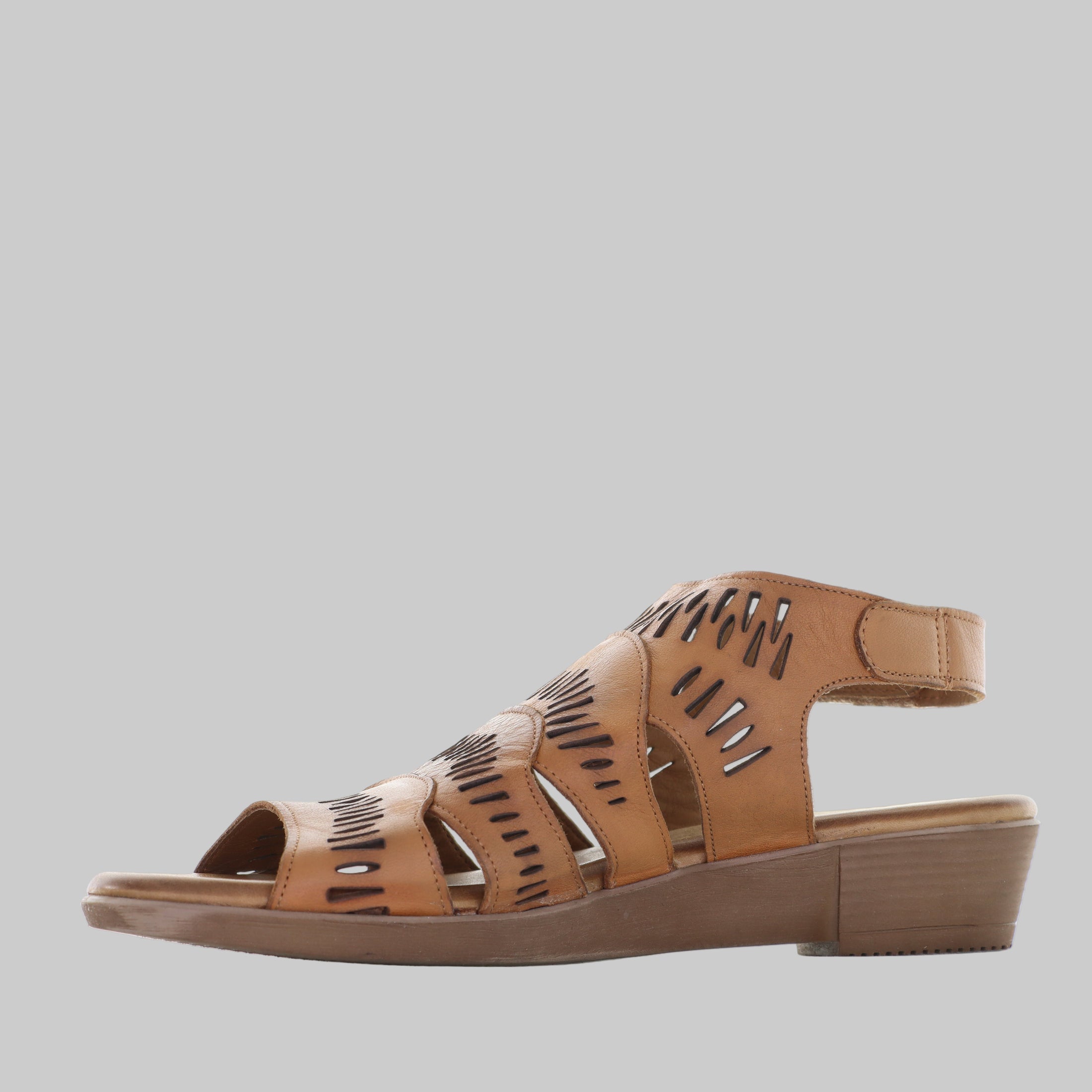 CABELLO CONNIE TAN – Collective Shoes