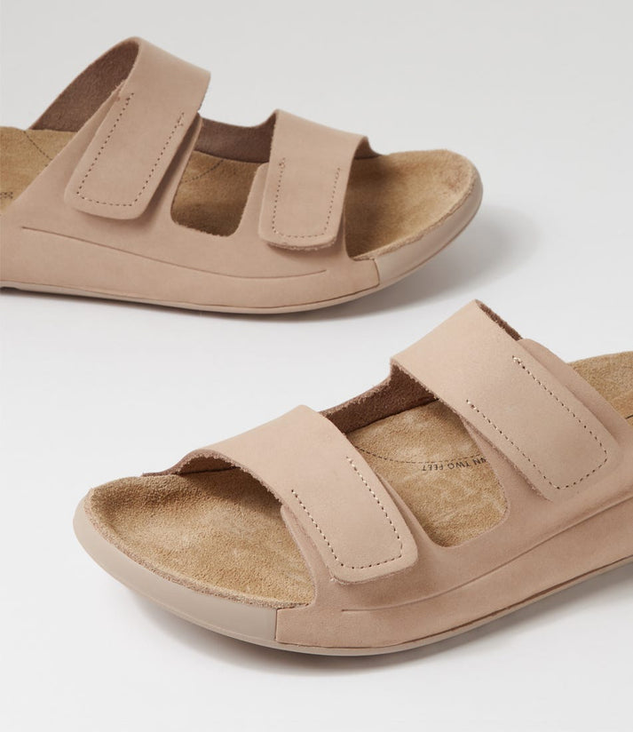ZIERA YAVA ALMOND – Collective Shoes