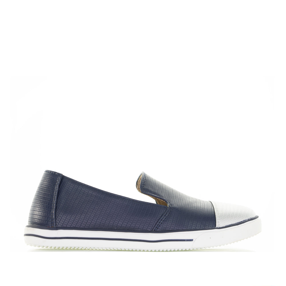 CC RESORTS KITTY NAVY SILVER – Collective Shoes