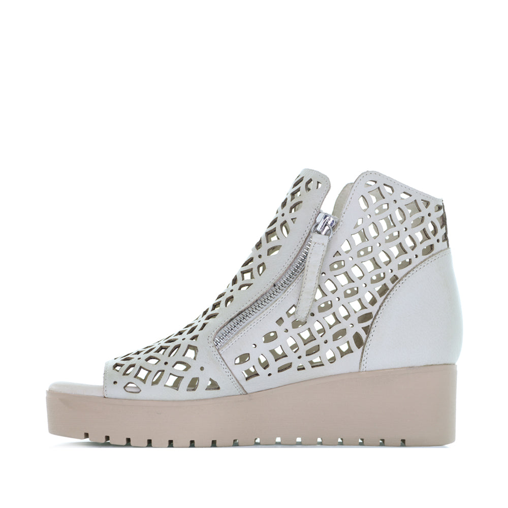DJANGO & JULIETTE OLIZZI ALMOND – Collective Shoes